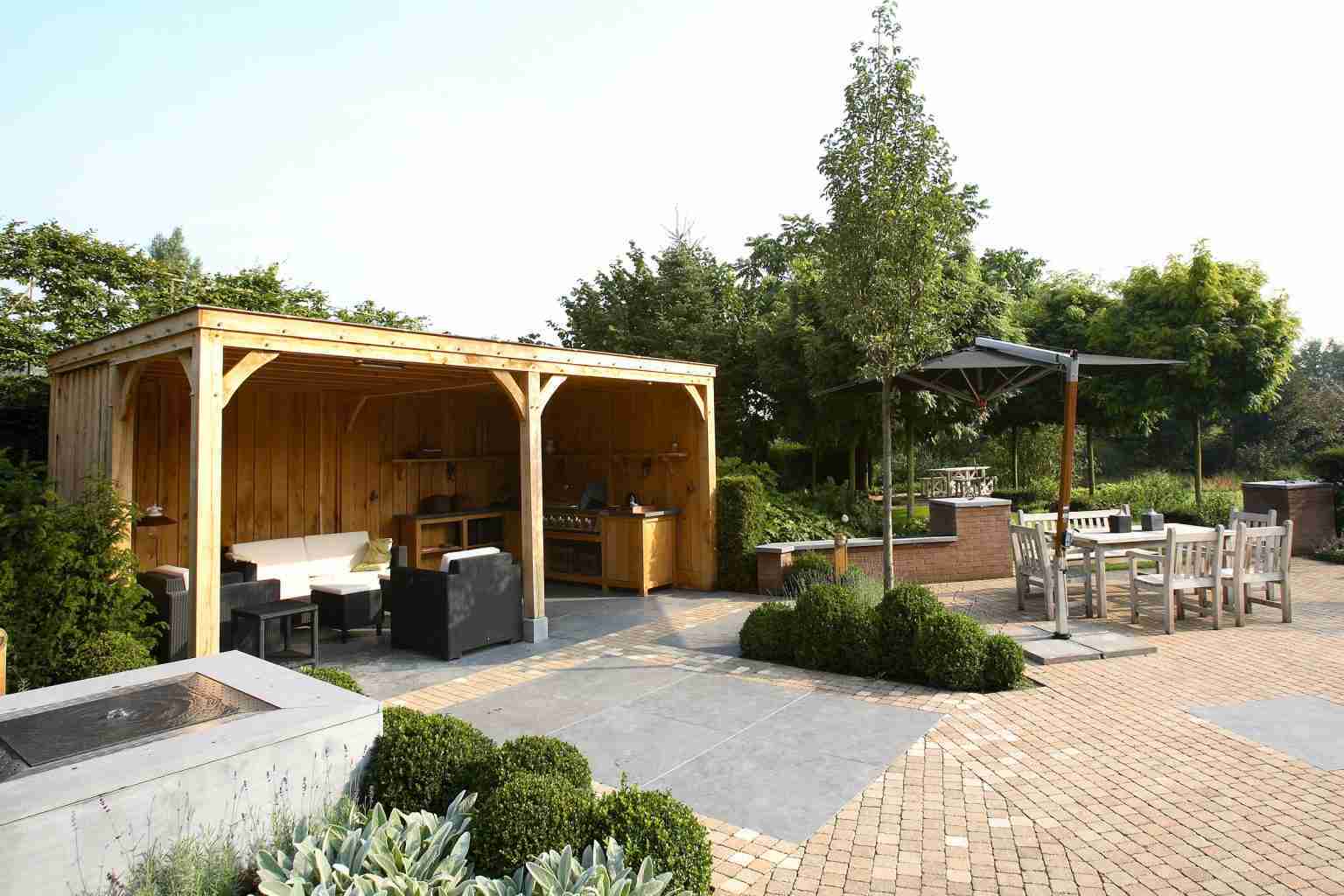 Een jaarrond genieten door een tuinoverkapping | Florera.nl